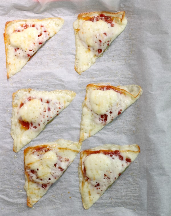 Easy Keto Pizza Turnovers - Beauty and the Foodie